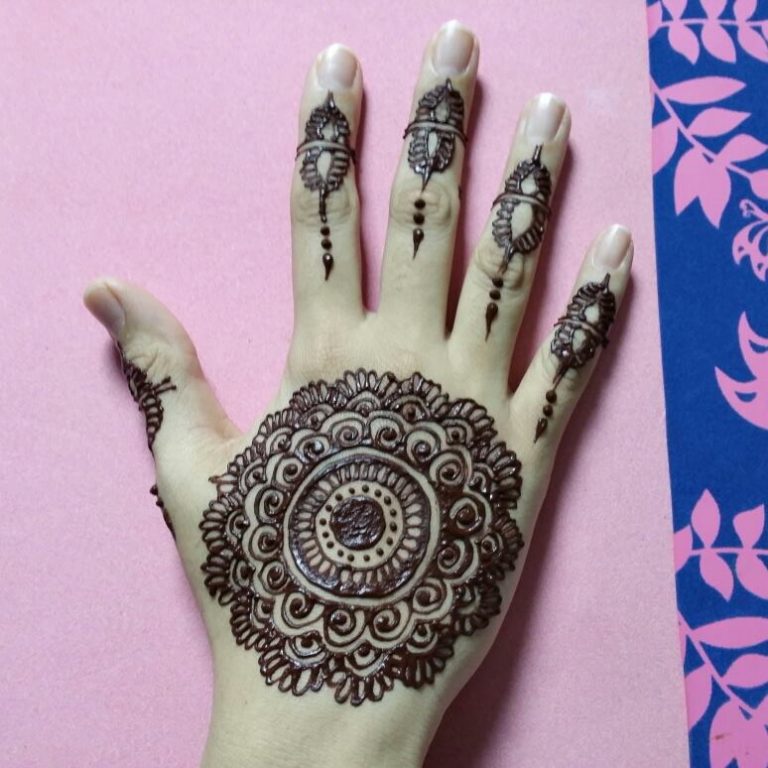 Top 10 Simple Mehendi Designs To Awe Everyone This Diwali